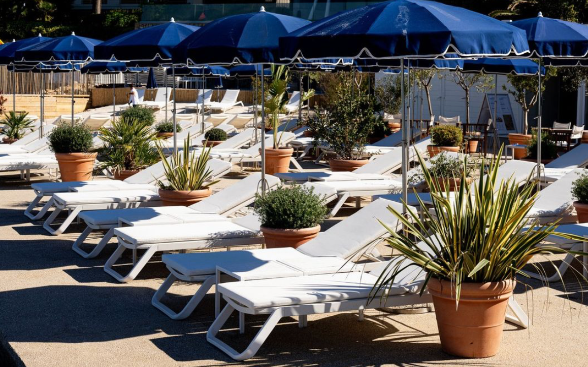 Plage Belles Rives Plage, Antibes-juan-les-pins - Tarifs 2025 - MySunbed
