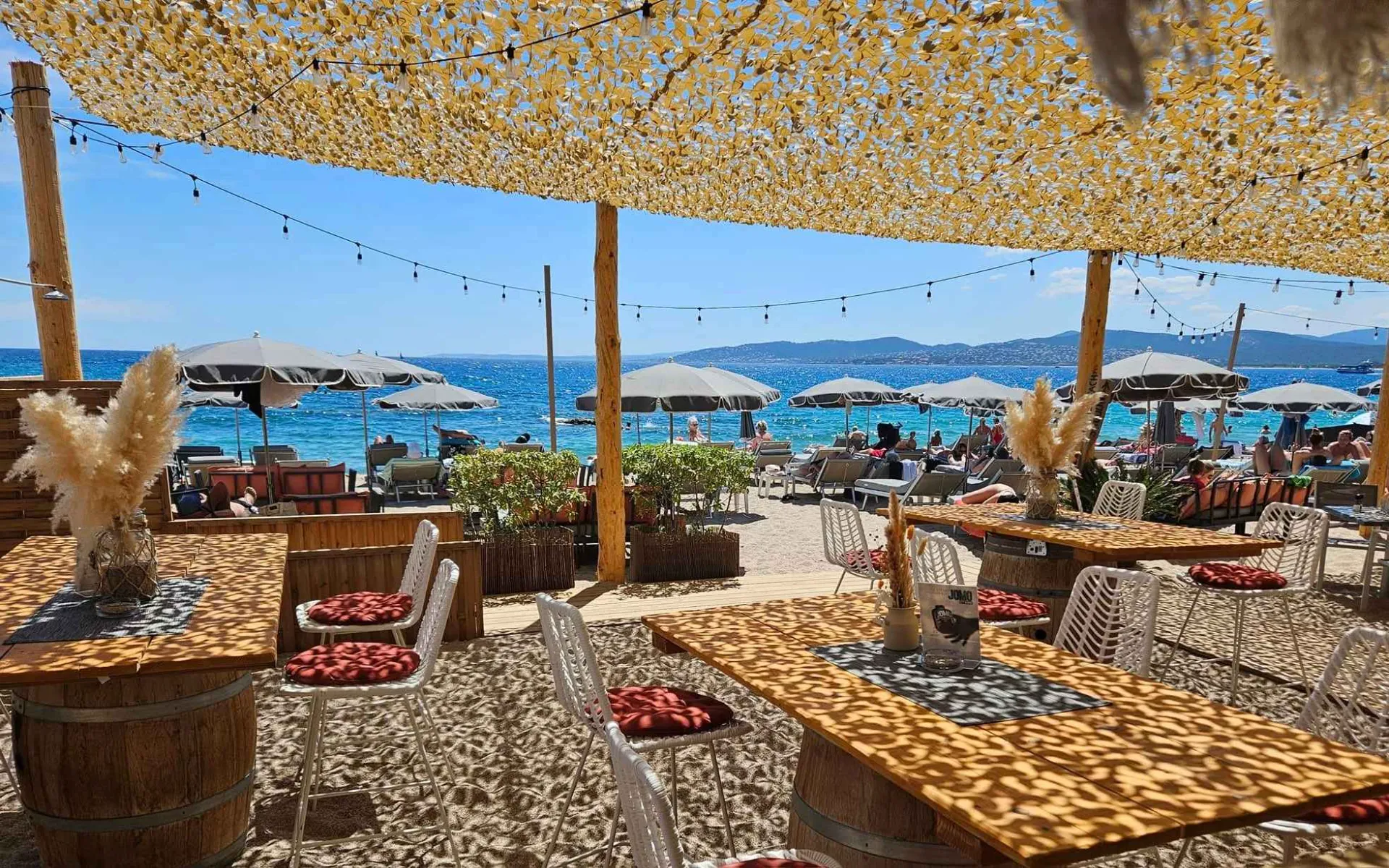 Sandy Plage Saint-Raphaël | Beach Club Guide