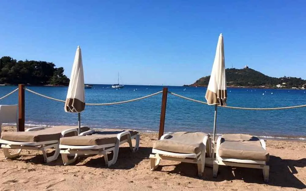 Club Agathos Saint-Raphaël | Beach Club Reviews & Info
