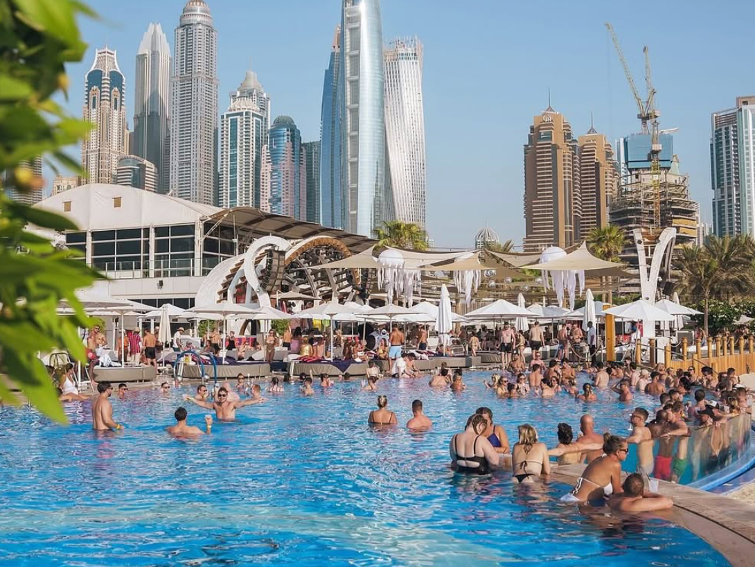 Spiaggia Zero Gravity Beach Club, Dubai - Tariffe 2026 - MySunbed