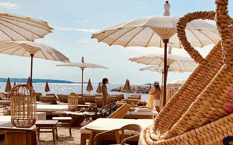 Monsieur Pablo Vallauris-Golfe-Juan | Beach Day by the Sea
